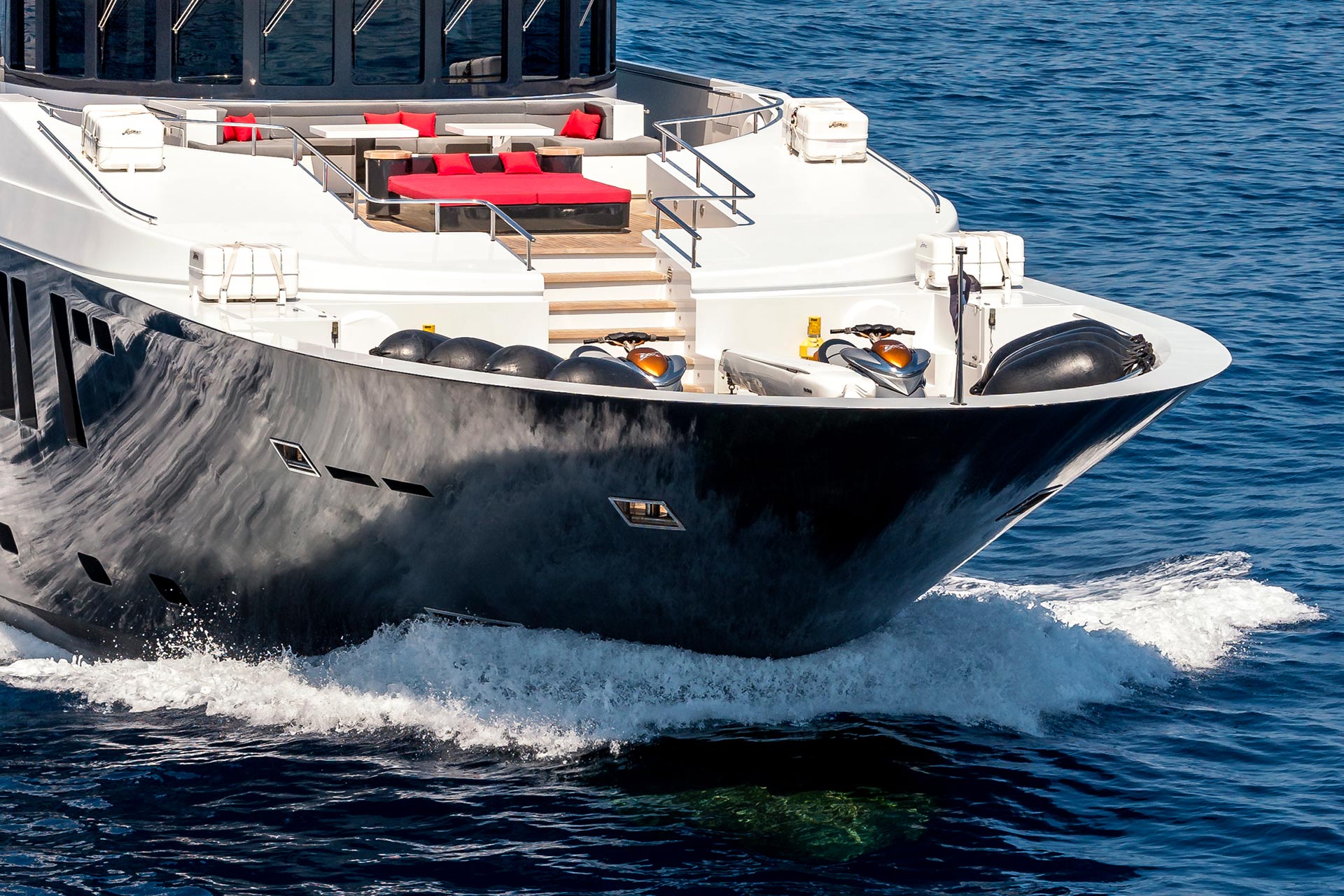 Yacht GRAYZONE, Concept Marine | CHARTERWORLD Luxury Superyacht Charters